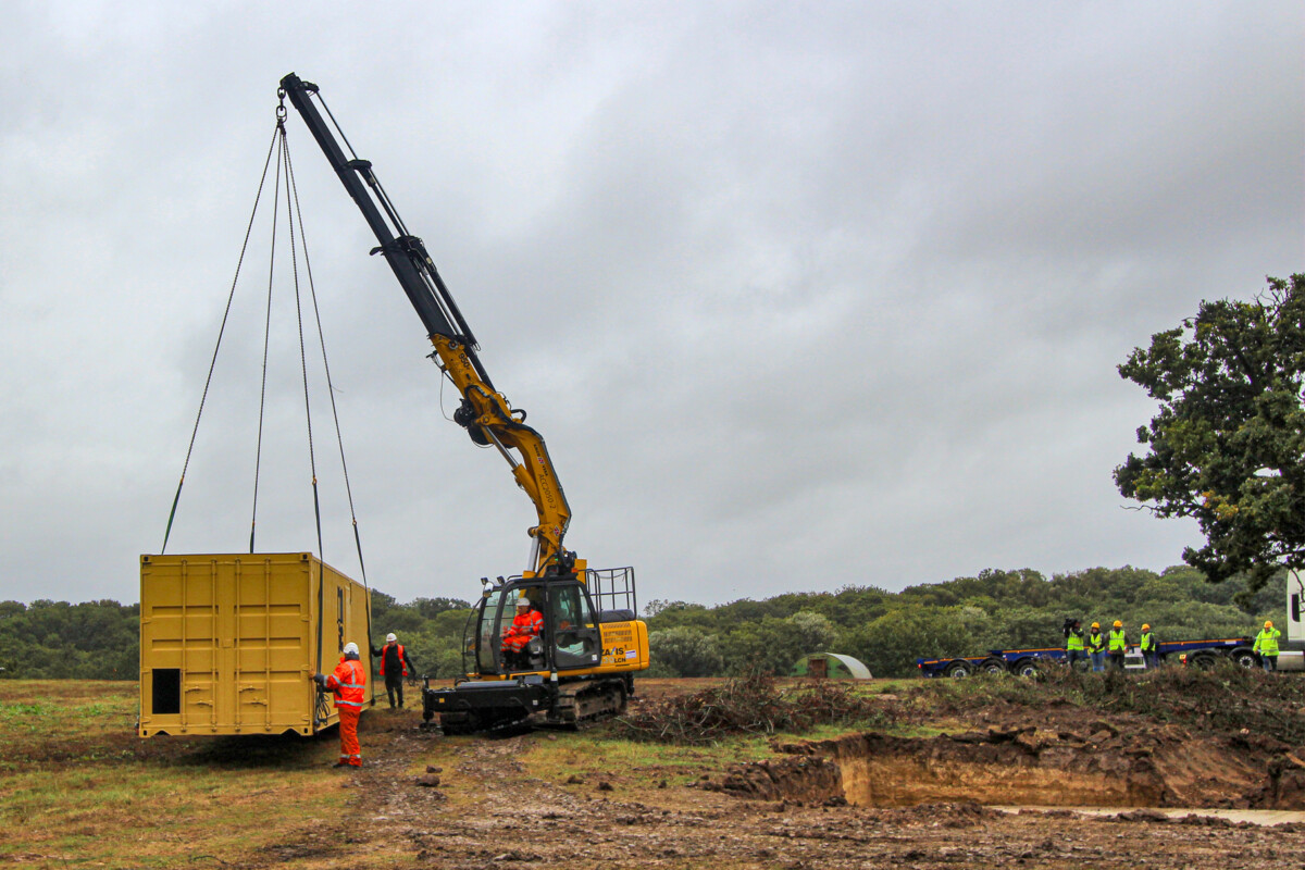Mini Crawler Crane Hire | All Terrain, Outdoor & Indoor Crane