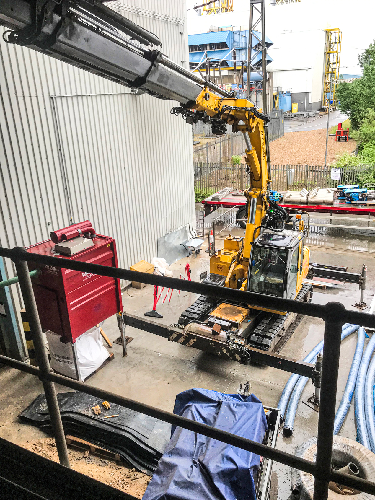 Mini Crawler Crane Hire | All Terrain, Outdoor & Indoor Crane