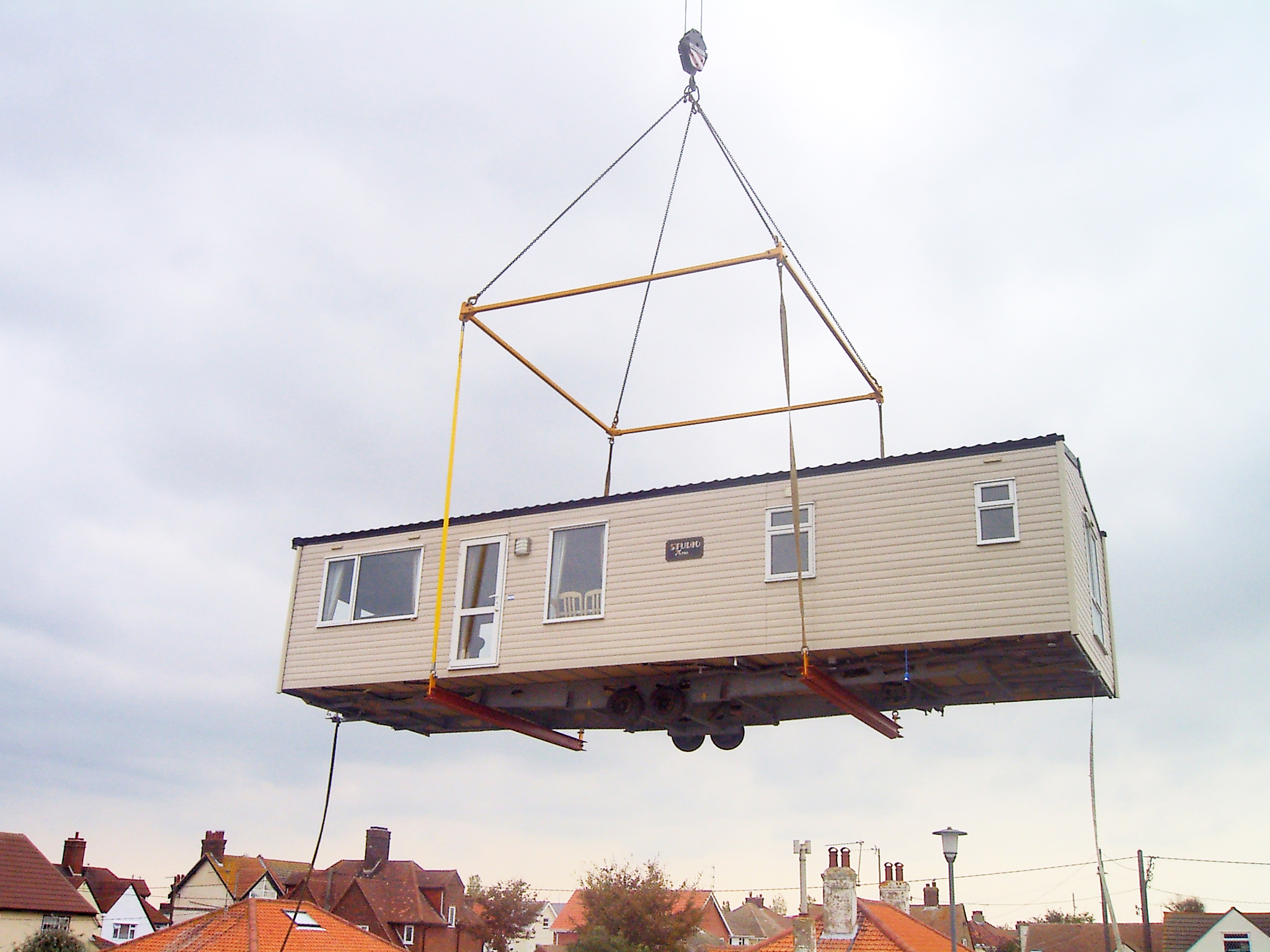 Specialist Lifting Equipment UK | Special Lifting Services | Cadman Cranes