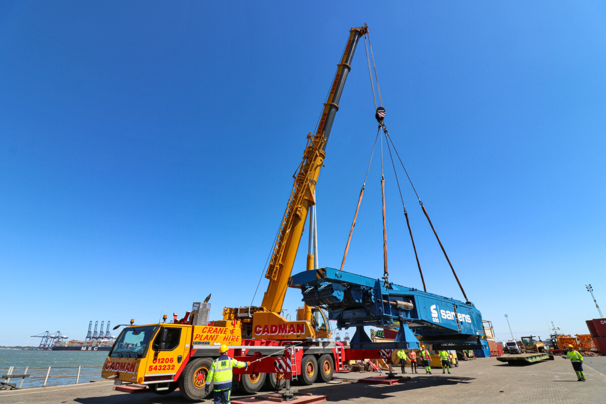 Heavy Machinery Moving Specialists | Heavy Lifting Services | Cadman Cranes