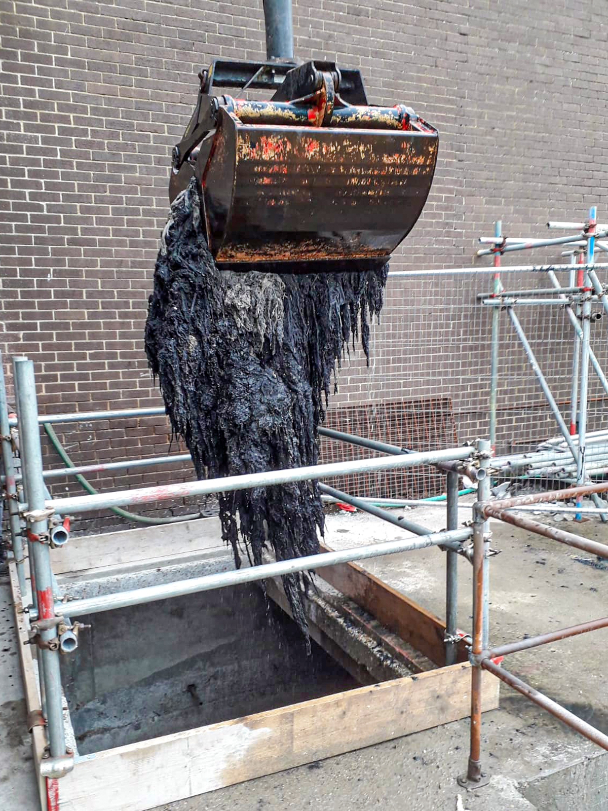 Specialist Lifting Equipment UK | Special Lifting Services | Cadman Cranes