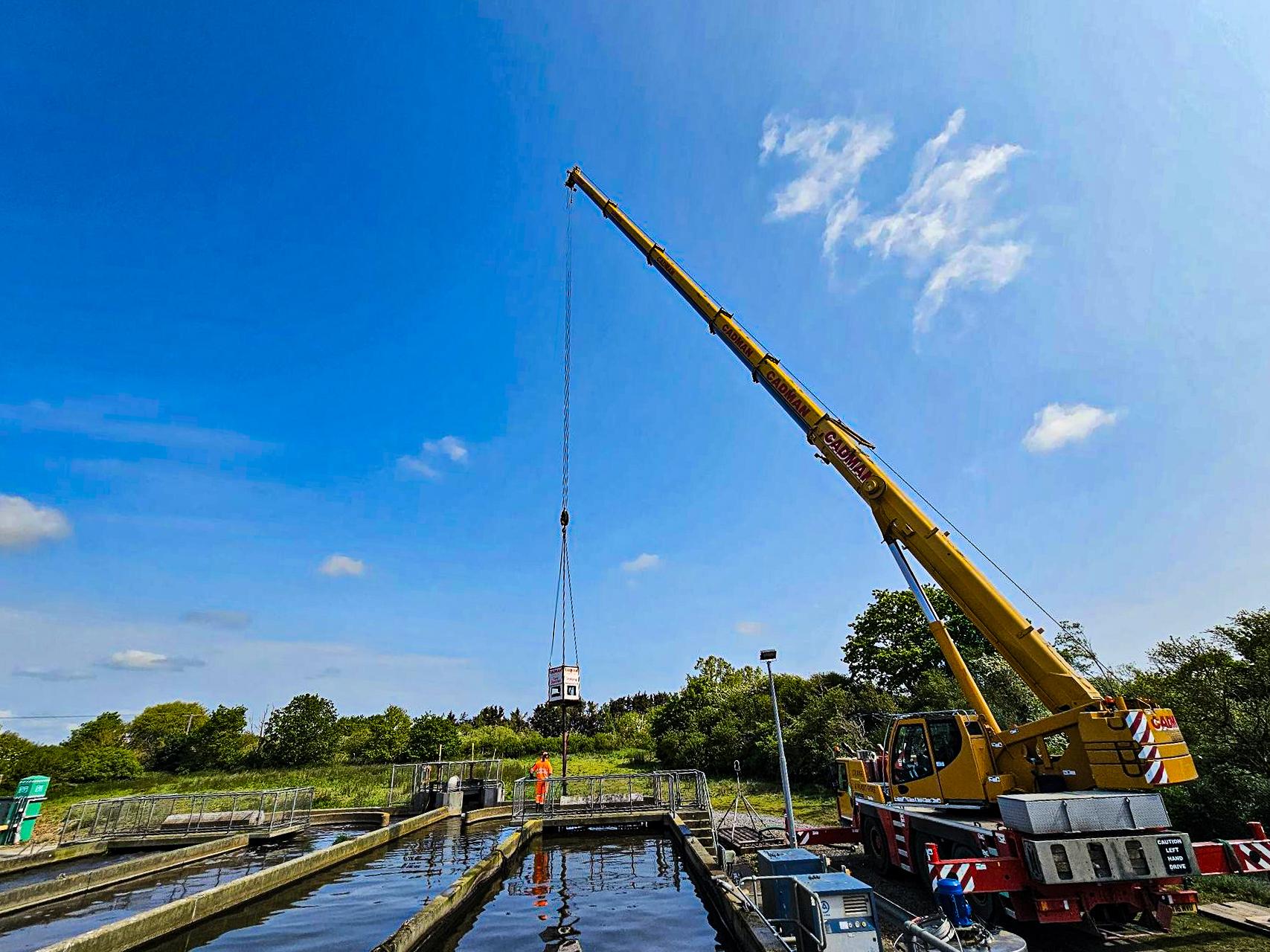 Tank Clearance & Dredging Solutions | Cadman Cranes