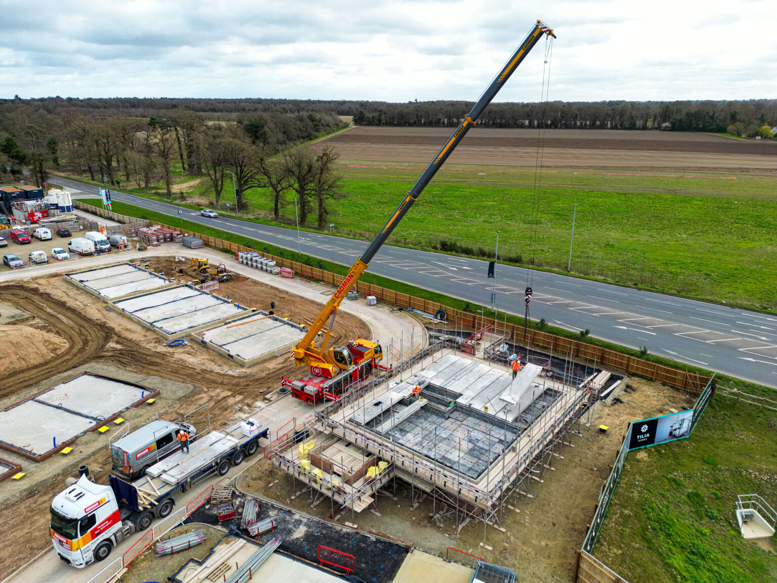 Crane Hire & Contract Lifting Solutions UK | Cadman Cranes